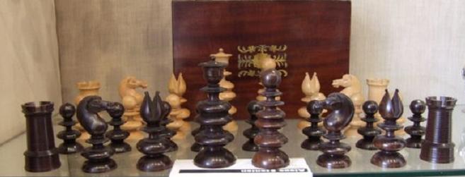 Calvert Boxwood and Rosewood Chess Set