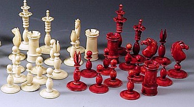 Calvert Small Ivory Chess Set